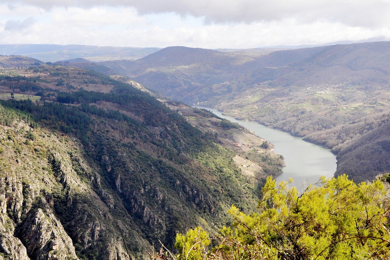 Blue Green Atlas - The Geography of Spain - Galicia
